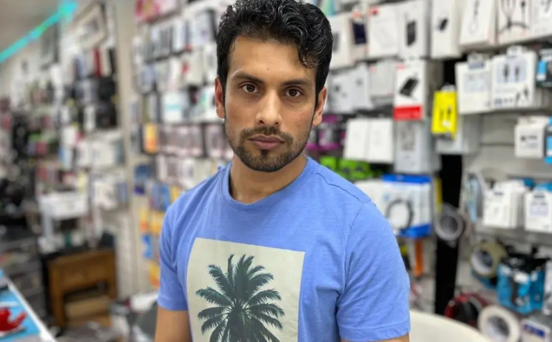 Teenage girls with no fear of police torment one High Street | Retail Risk